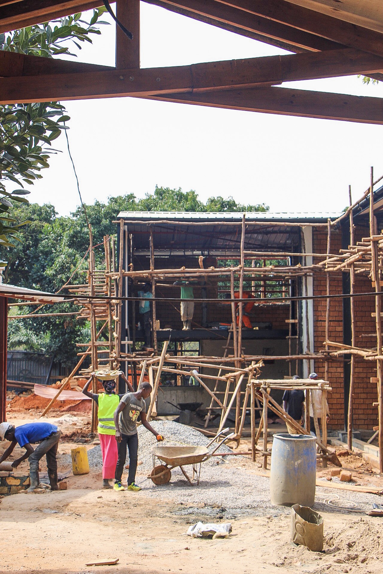 COMPLEJO COMERCIAL KOLOLO – CREATIVE ASSEMBLAGES