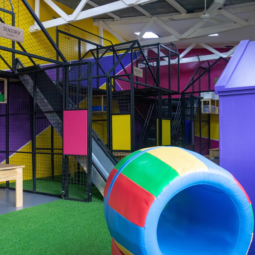 PARQUES INFANTILES EN KOLOLO – CREATIVE ASSEMBLAGES